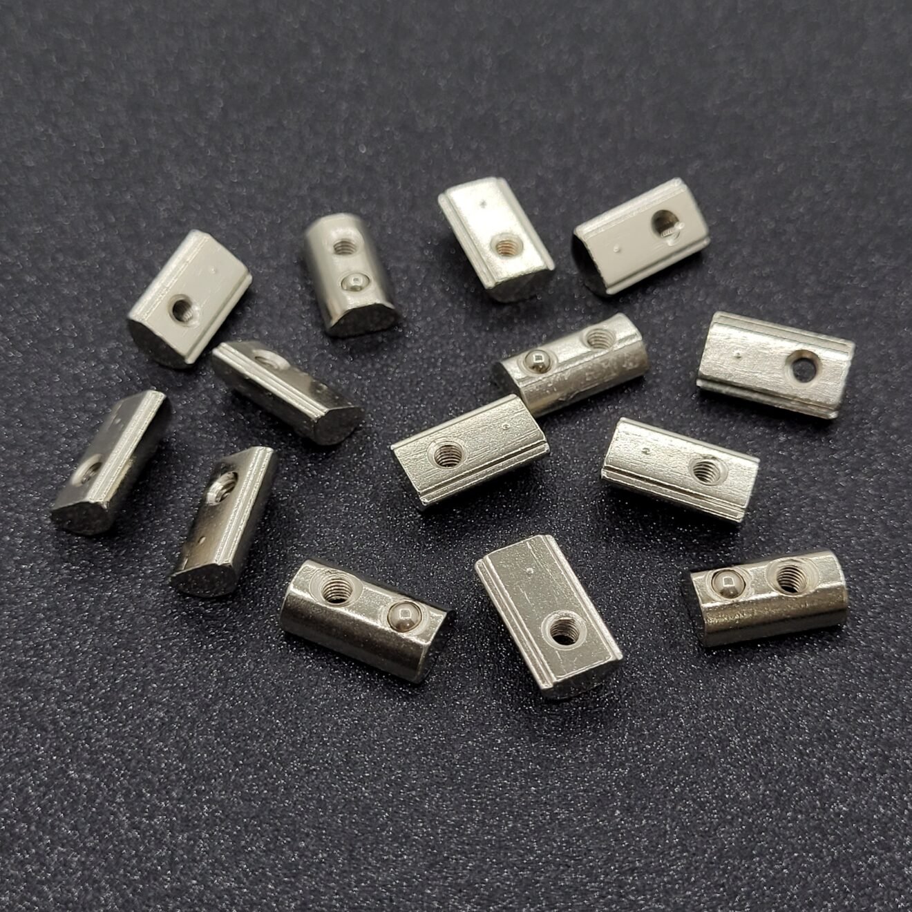 T-Nut 2020 Drop-In Spring Loaded M3 - DConqueror3D