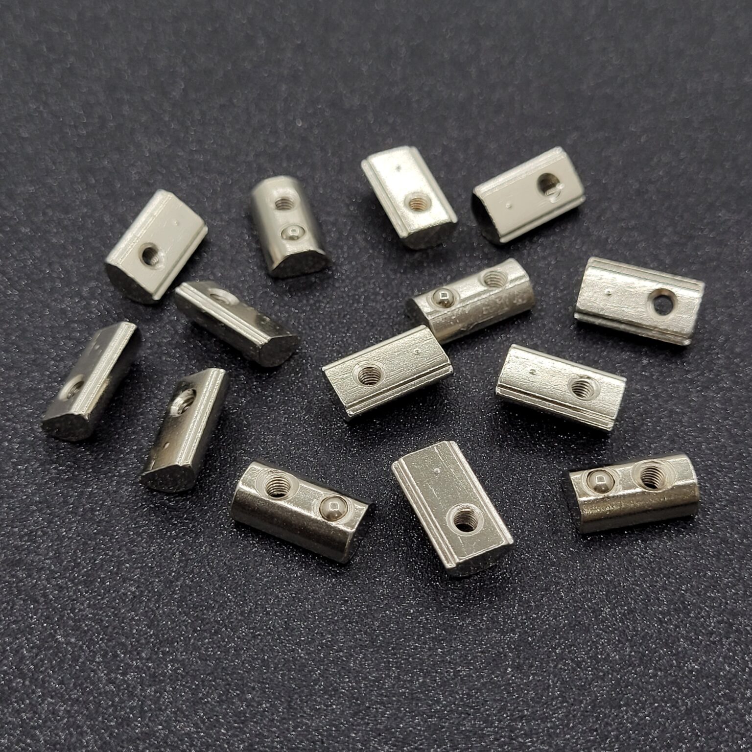 T-Nut 2020 Drop-In Spring Loaded M3 - DConqueror3D